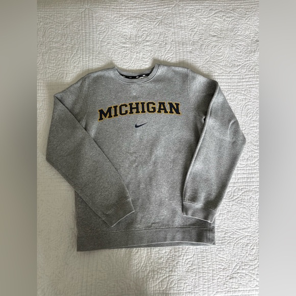 Nike | Tops | University Of Michigan Crew Sweatshirt | Poshmark